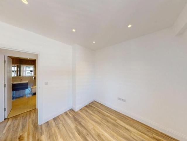 1 bedroom apartment for rent in High Road, South Woodford, E18