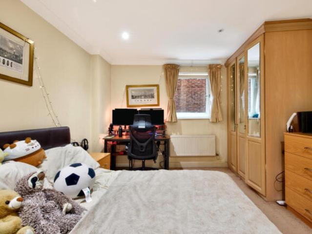 1 bedroom apartment for rent in High Timber Street, London, EC4V