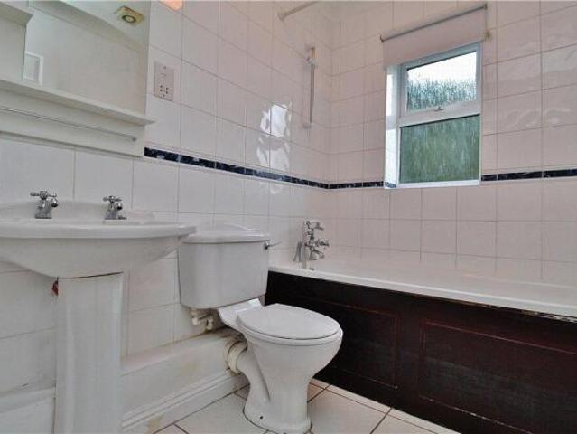 1 bedroom apartment for rent in Hillary Drive, Isleworth, TW7