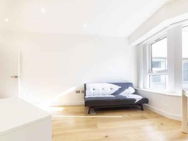 1 Bedroom Apartment For Rent In Hounslow, Middlesex