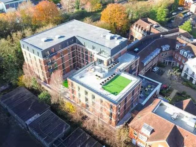 1 bedroom apartment for rent in Imperial House, Princes Gate.