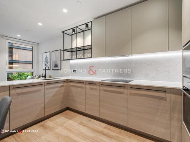 1 bedroom apartment for rent in Iris House, Heron Quay, E14