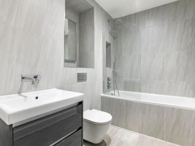 1 bedroom apartment for rent in Kew Bridge Road, Brentford, TW8