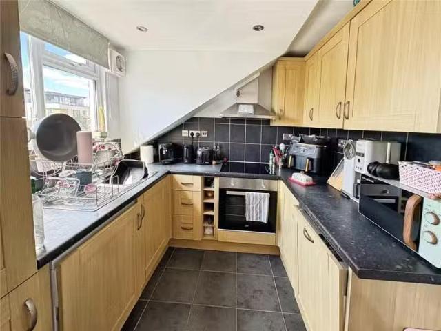 1 bedroom apartment for rent in Kingfield Road, Woking, Surrey.