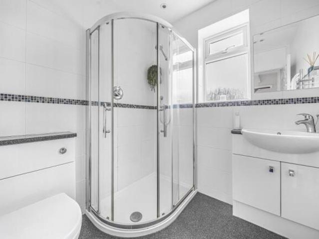 1 bedroom apartment for rent in Kingfisher Drive, Merrow, GU4