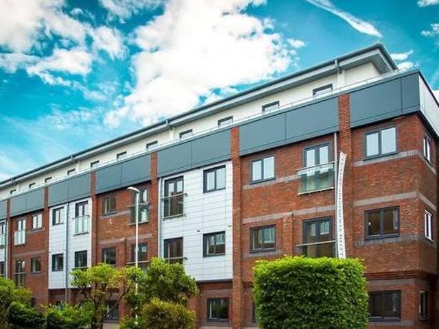 1 bedroom apartment for rent in Kings House Cantelupe Road East Grinstead RH19