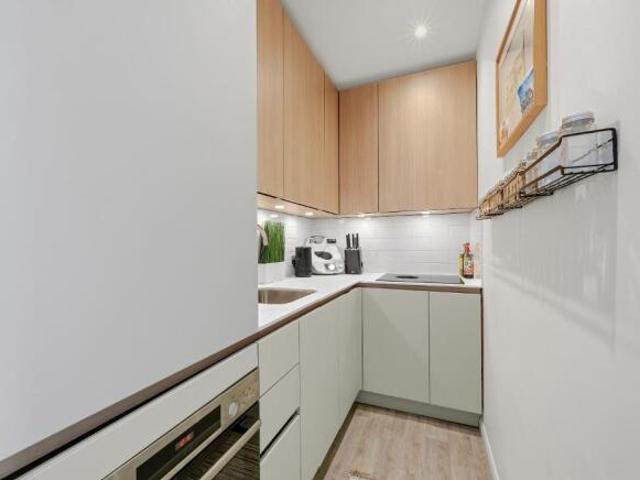 1 bedroom apartment for rent in Kingston Road, Raynes Park, London, SW20 8DR, SW20