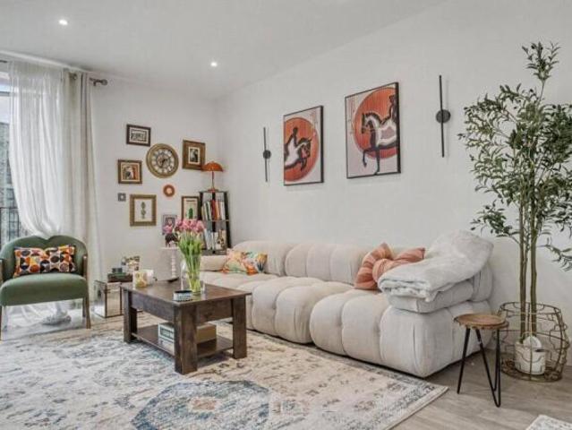 1 bedroom apartment for rent in Lakeside Drive, Park Royal, London, NW10