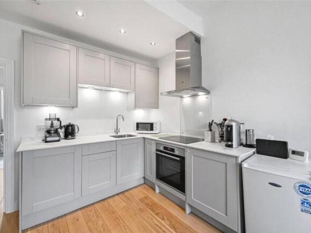 1 bedroom apartment for rent in Lakeside Road, Brook Green, London, W14