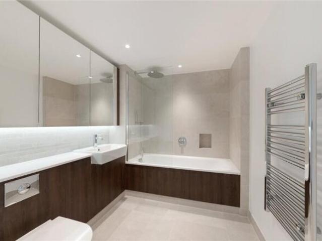 1 bedroom apartment for rent in Landmark Pinnacle, 10 Marsh Wall, London, E14