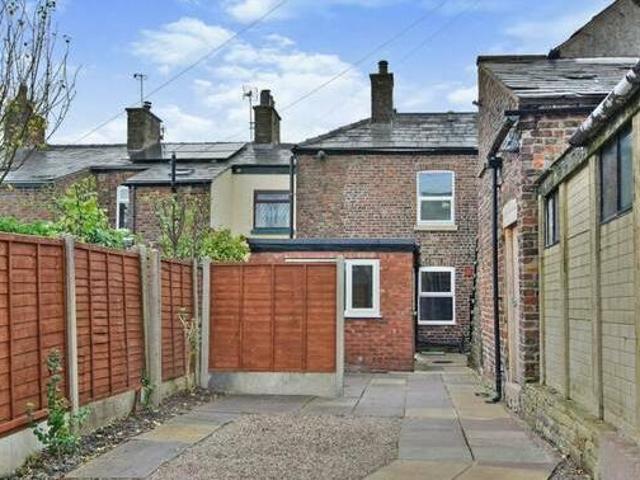 1 bedroom apartment for rent in Lansdowne Street Macclesfield Cheshire SK10