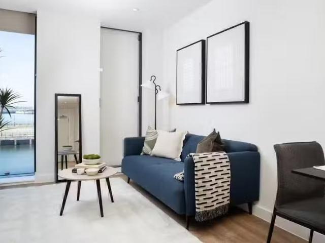 1 bedroom apartment for rent in Lighthaus, William Jessop Way.