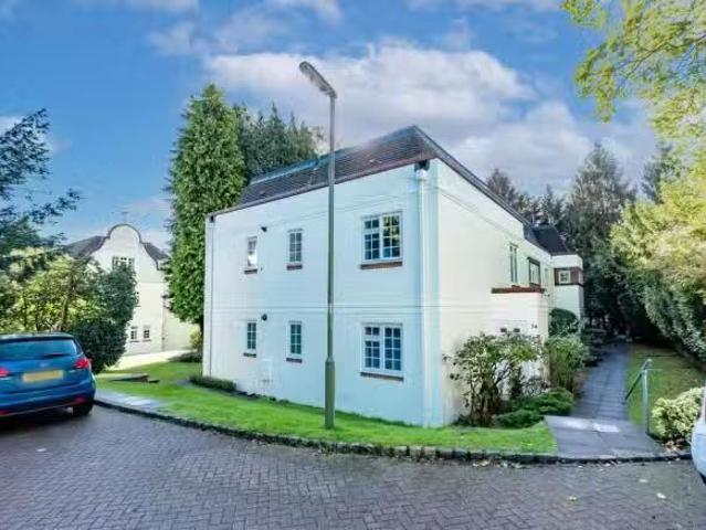 1 bedroom apartment for rent in Lightwater, GU18