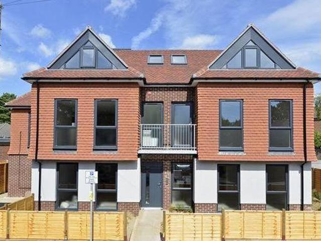 1 bedroom apartment for rent in Lion Mead Haslemere GU27