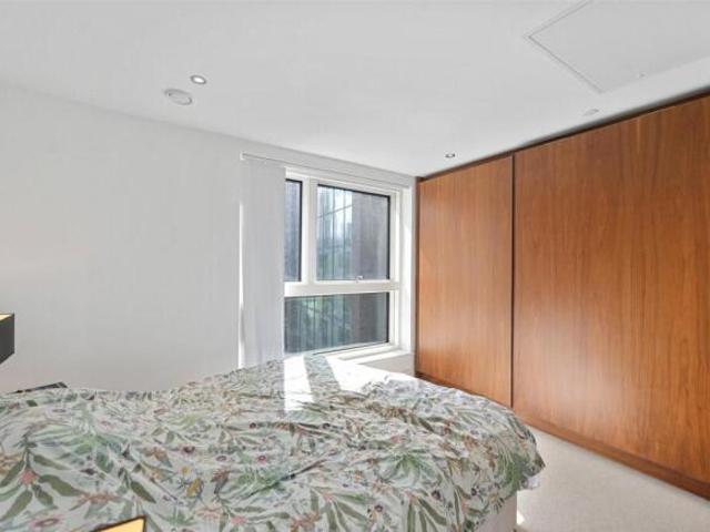 1 bedroom apartment for rent in Lincoln Plaza, London, E14