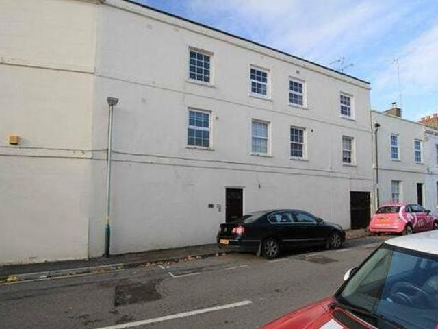 1 bedroom apartment for rent in London Road Cheltenham GL52