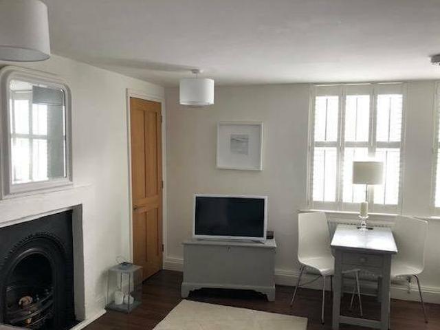 1 bedroom apartment for rent in Long Acre Bath Somerset BA1