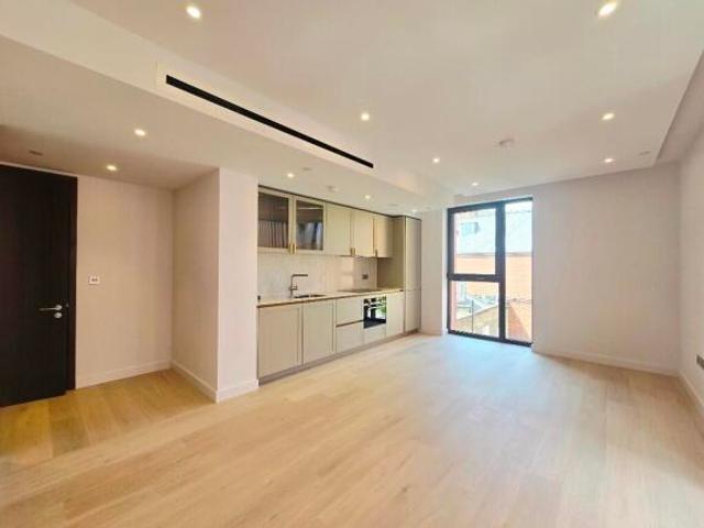 1 bedroom apartment for rent in Paddington Green, London, W2