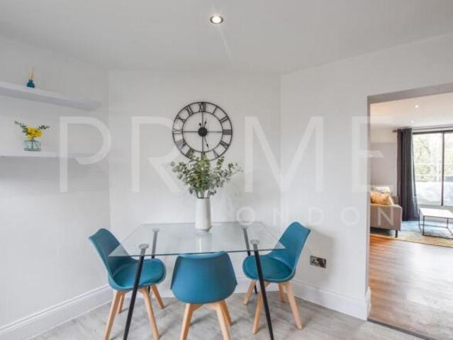 1 bedroom apartment for rent in Park Mansions, Lawn Lane. Vauxhall, SW8