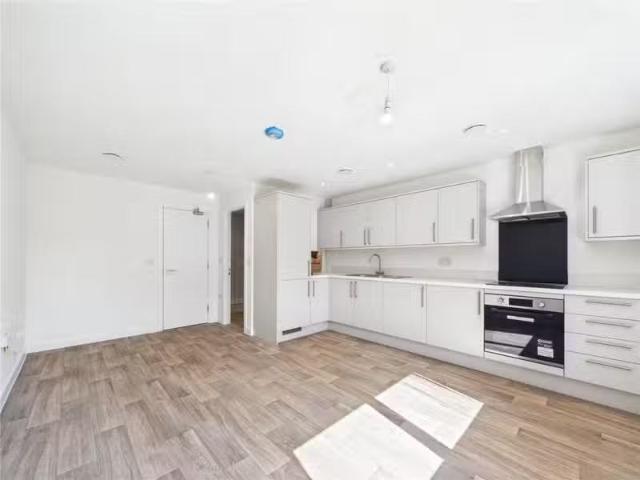 1 bedroom apartment for rent in Phoenix Court, Hawkins Road, C.