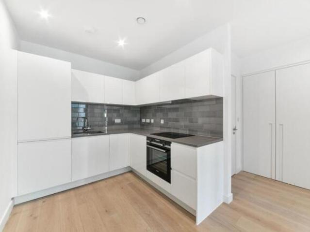1 bedroom apartment for rent in Pinnacle House, Royal Wharf, London, E16