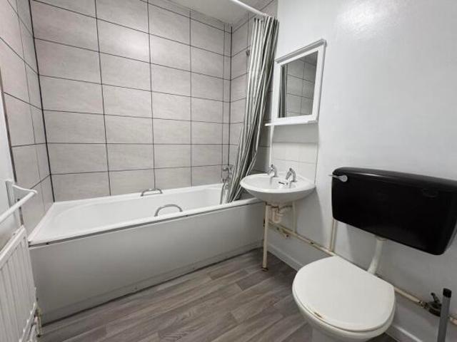 1 bedroom apartment for rent in Plumstead Common, SE18