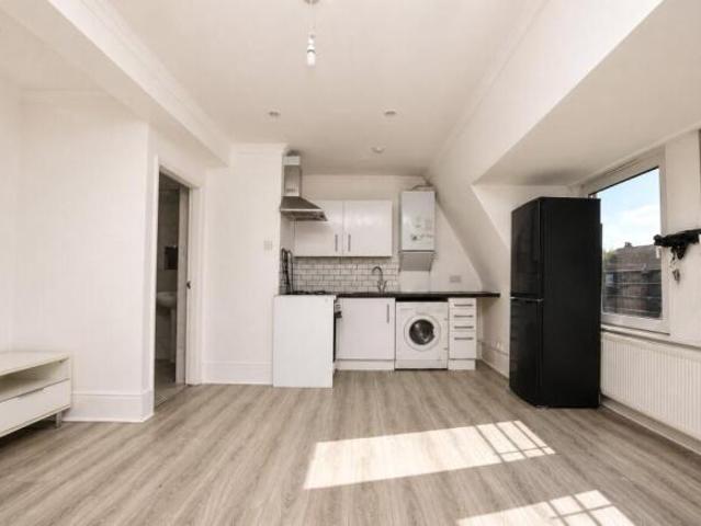 1 bedroom apartment for rent in Portland Road, London, SE25