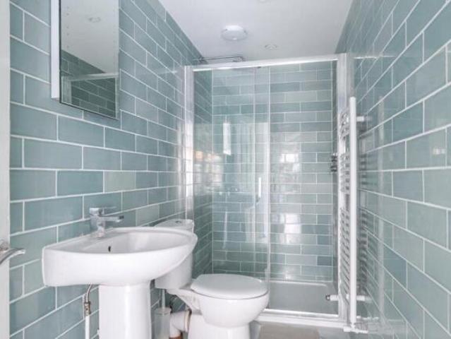 Studio flat for rent in Portland Road, London, SE25