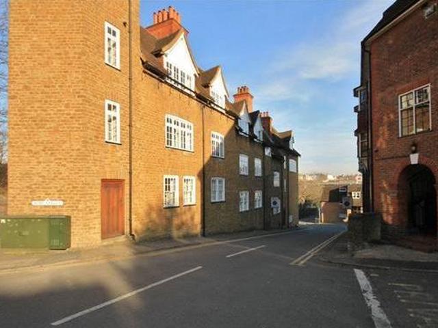 1 bedroom apartment for rent in Portsmouth Road Guildford Surrey GU2