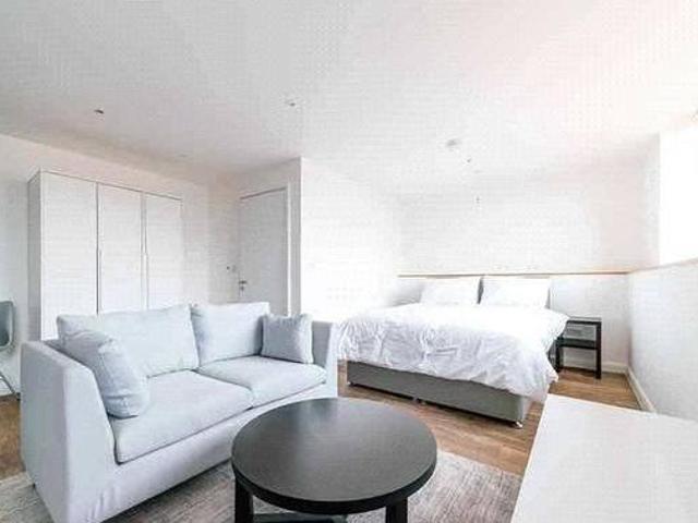 1 bedroom apartment for rent in Queen Street Maidenhead Berkshire SL6