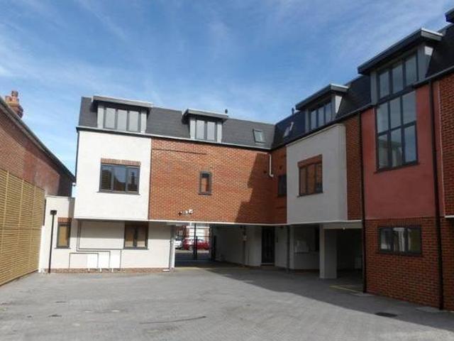 1 bedroom apartment for rent in Queens Road GU14