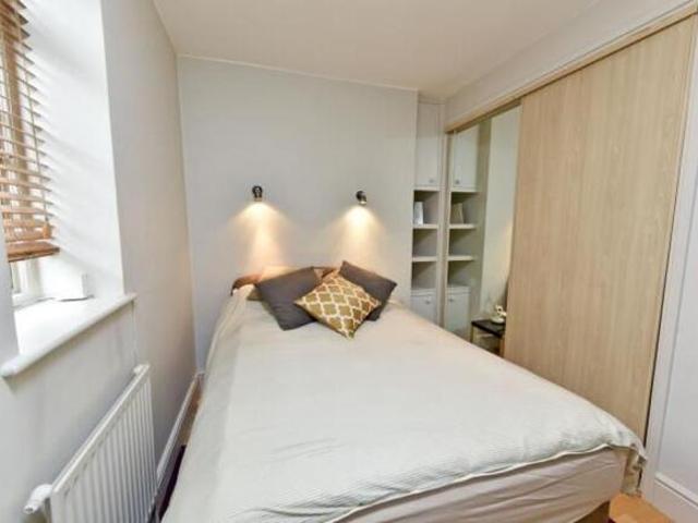 1 bedroom apartment for rent in Queensway, Paddington, London, W2