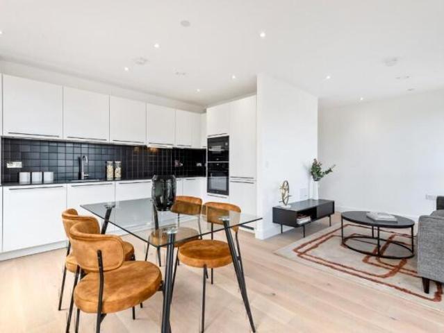 1 bedroom apartment for rent in Quest House South, Escapade Place, Tower Hamlets, London, E14