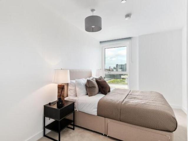 1 bedroom apartment for rent in Quest House South, Escapade Place, Tower Hamlets, London, E14