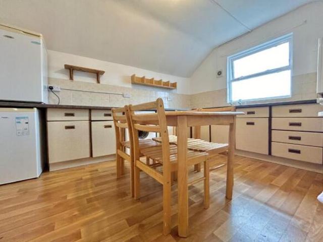 1 bedroom apartment for rent in Ravenscourt, Richmond Road, Cardiff City, CF24