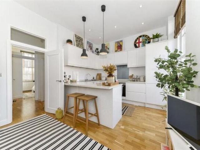 1 bedroom apartment for rent in Regents Park Road, Primrose Hill, London, NW1