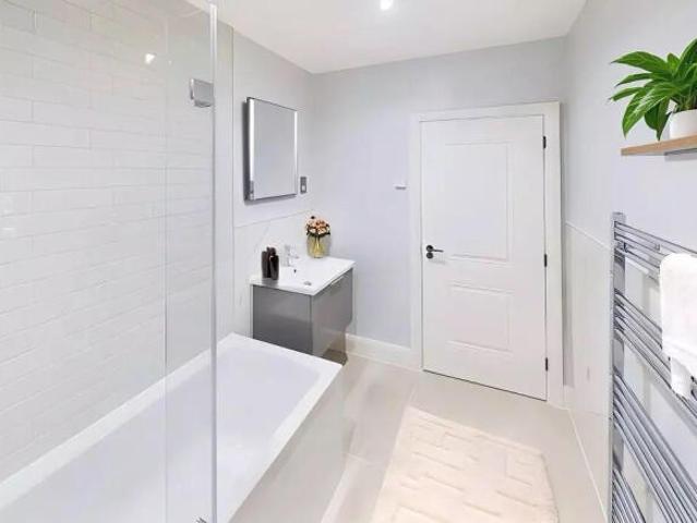 1 bedroom apartment for rent in Riverside Close, Romford, RM1