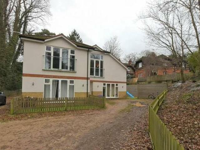 1 bedroom apartment for rent in Roke Road Kenley CR8