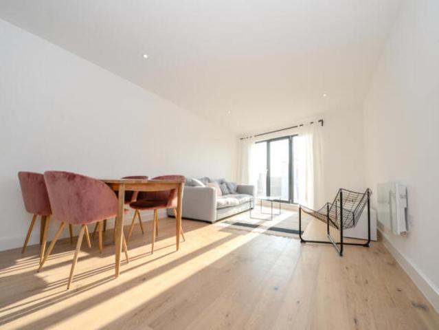 1 bedroom apartment for rent in Royal Crescent Apartments, Royal Crescent Road, Ocean Village, SO14