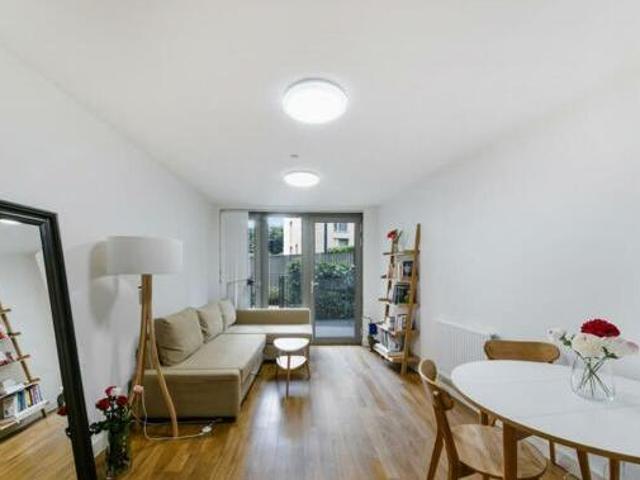 1 Bedroom Apartment For Rent In Royal Docks, London