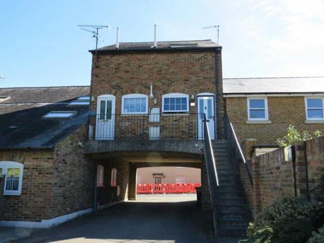 1 Bedroom Apartment For Rent In Roydon