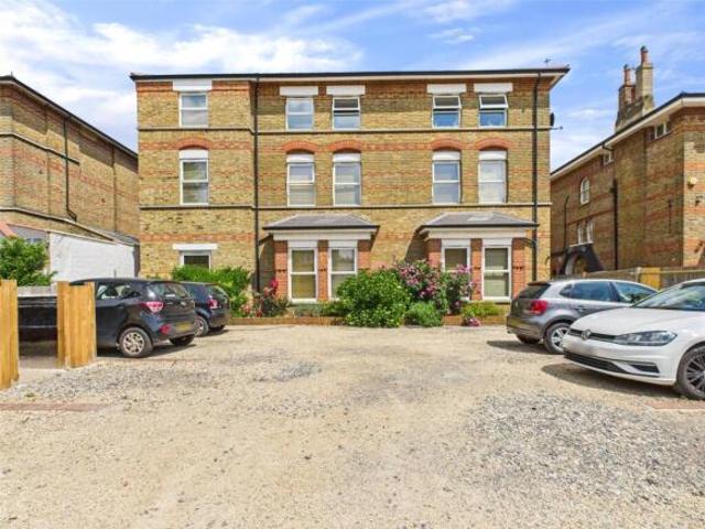 1 bedroom apartment for rent in Stanley Road, Teddington, TW11