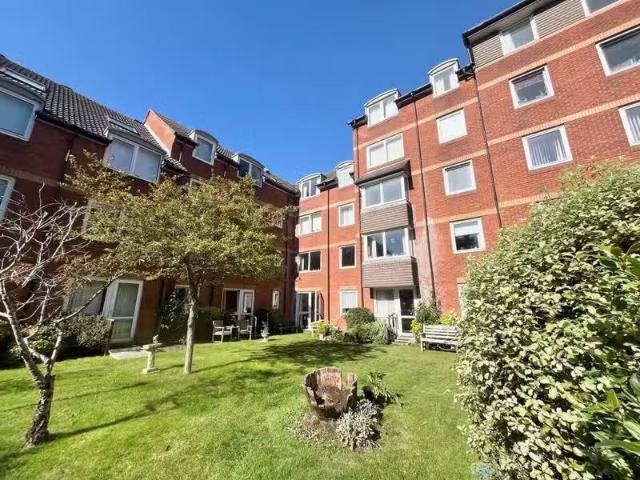 1 bedroom apartment for rent in Station Road, Ashley Cross, BH14