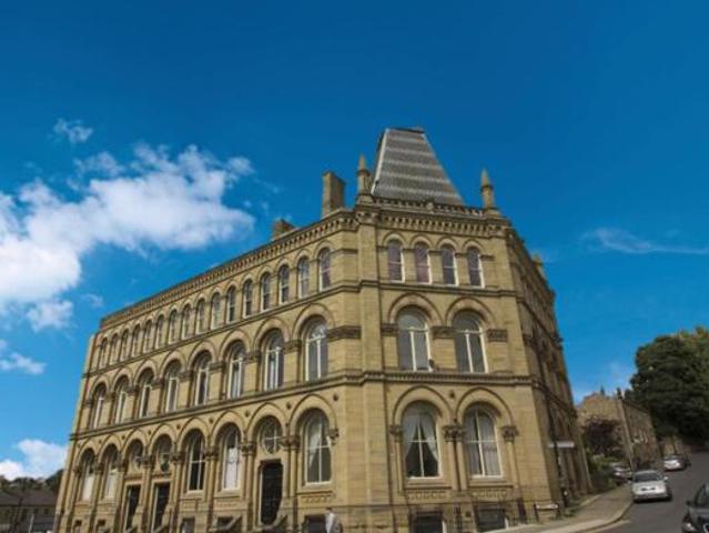 1 Bedroom Apartment For Rent In Station Road, Batley