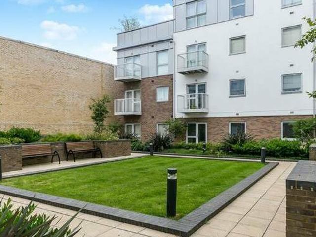 1 bedroom apartment for rent in Station View Town Centre GU1