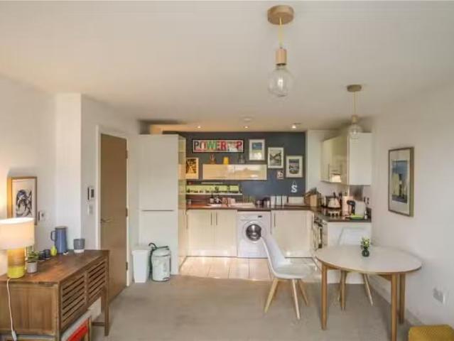 1 bedroom apartment for rent in Steamship House, Gas Ferry Roa.