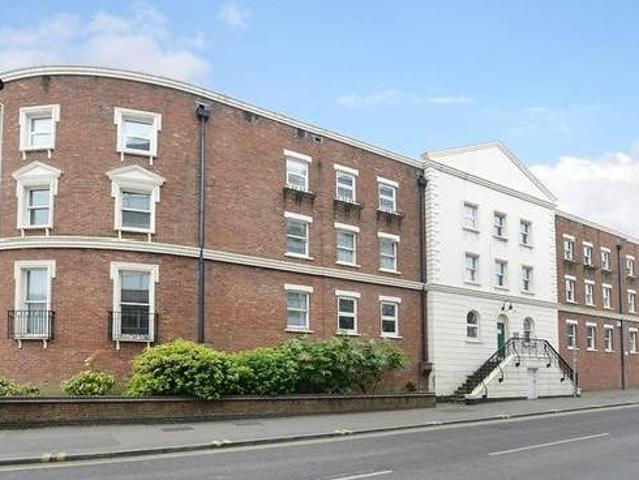 1 bedroom apartment for rent in Stratfield House Birchett Road GU11