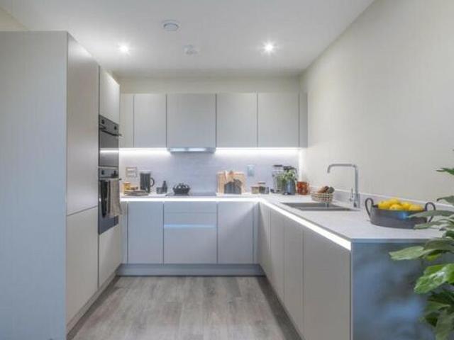 1 Bedroom Apartment For Rent In Strafford Road, London