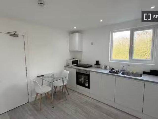 1 bedroom apartment for rent in Streatham Wells, London