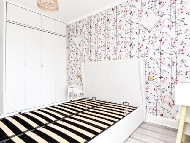 1 bedroom apartment for rent in Streatham High Road, London, SW16